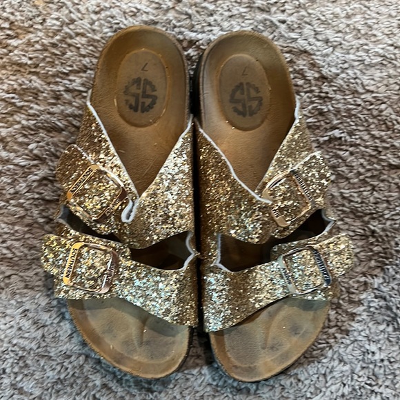 Simply Southern | Shoes | Womens 7 Gold Glitter Simply Southern Slides ...